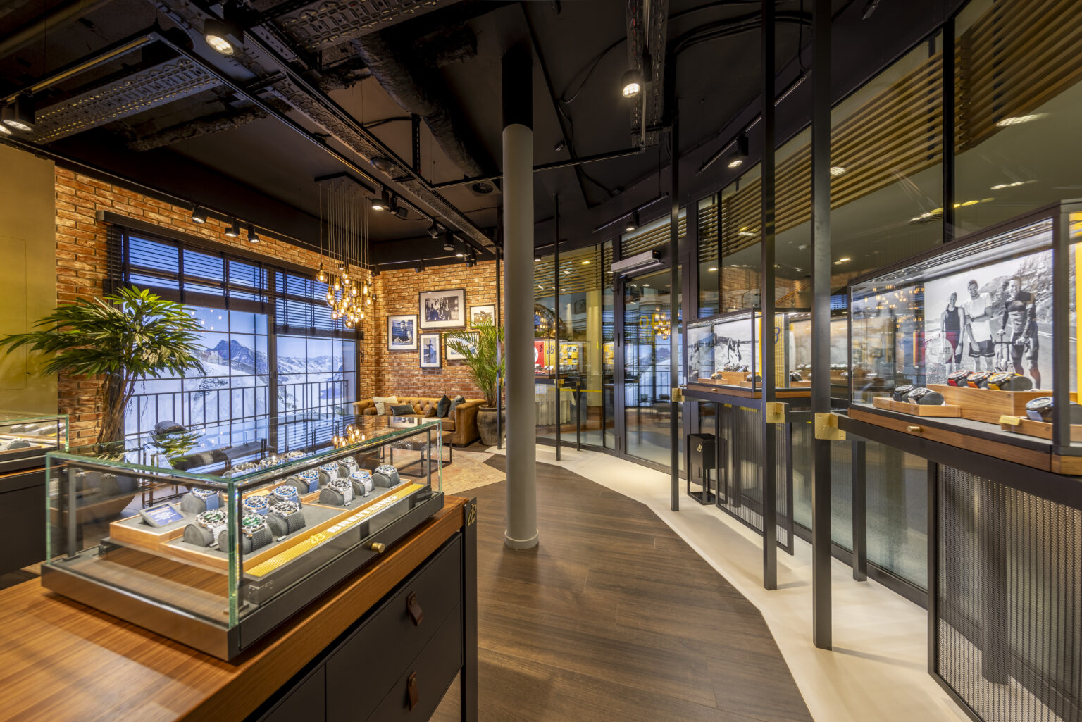 Gallery Metropole – Royal Present